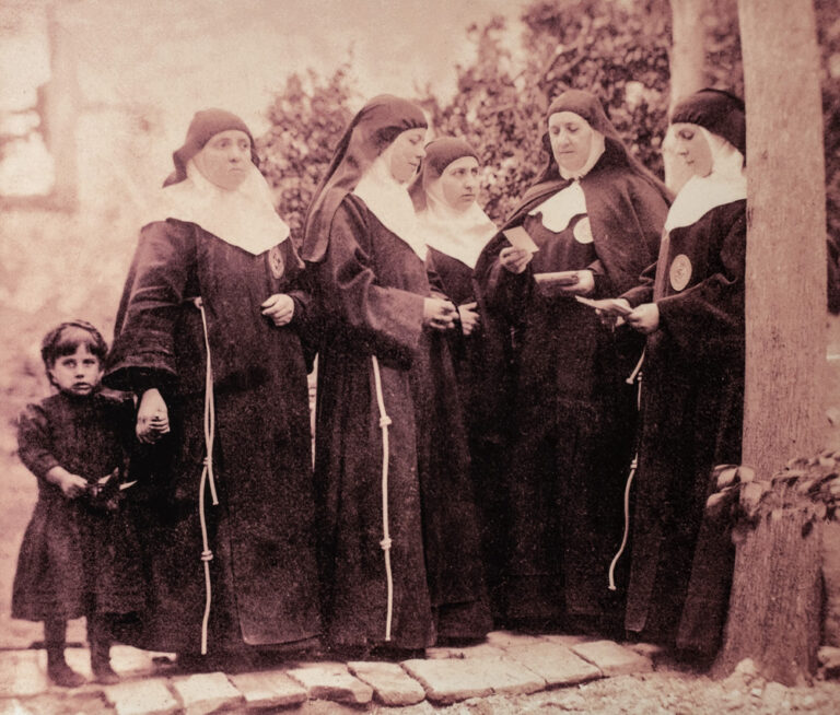 Religiosa – Hermanas Franciscanas de los Sagrados Corazones