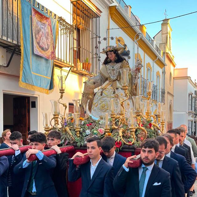 Al encuentro de Jesús, de la mano de María, en todos los Colegios y ...